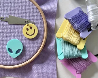 COSMIC Acrylic Thread Organiser | Needle Minder | Needle Threader Set ...