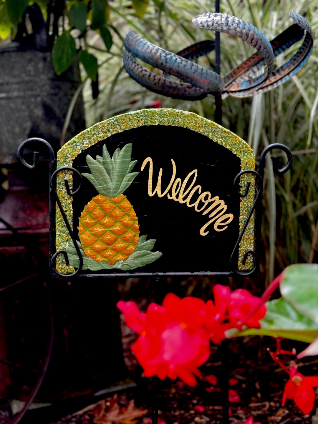 Pineapple Welcome Slate Sign: Colonial Williamsburg Hospitality - Iron ...