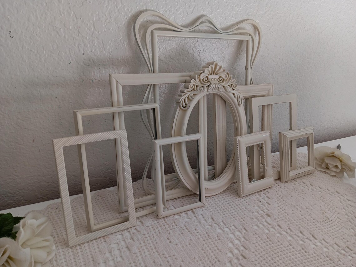 Antique off White Picture Frame Set up Cycled Vintage Photo Gallery ...