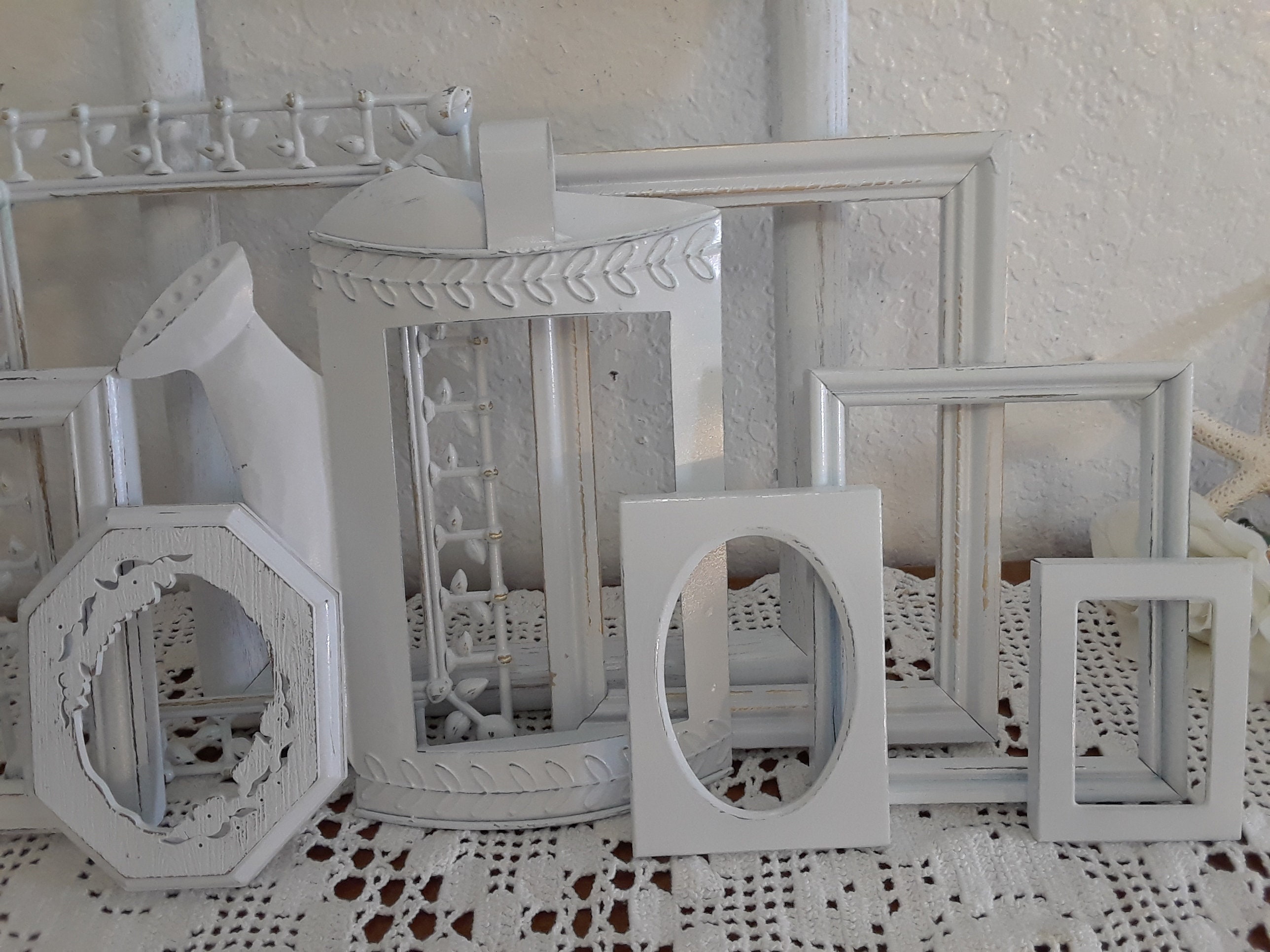 White Shabby Chic Picture Frame Set up Cycled Vintage Photo Gallery ...