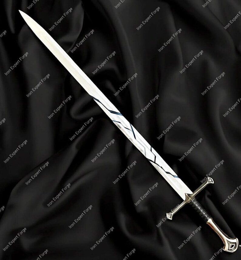 Réplique de l'épée Anduril Shards | Narsil, épée brisée d'Aragorn ...