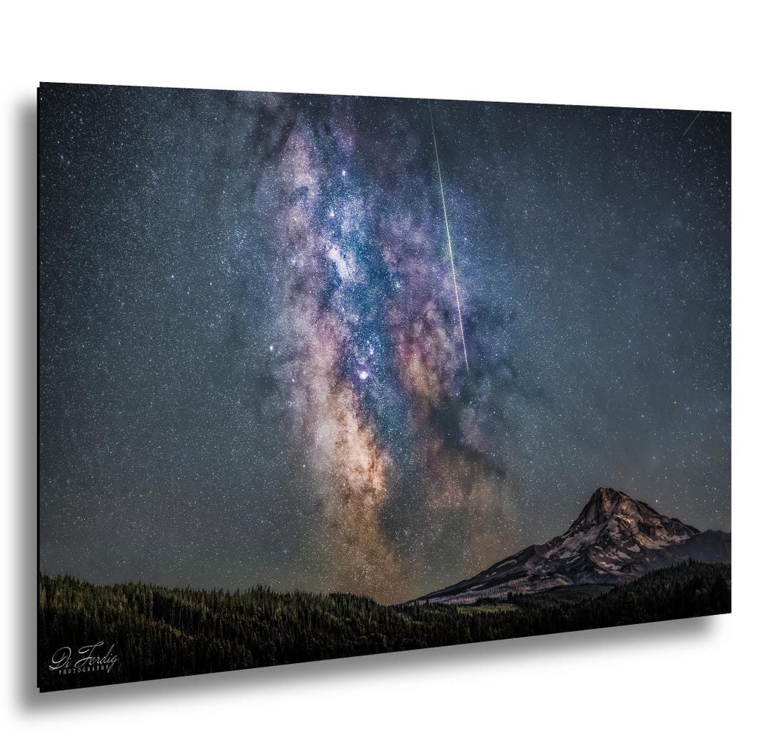 Straight Through the Heart – Milky Way Over Mt Hood, Perseid Meteor ...