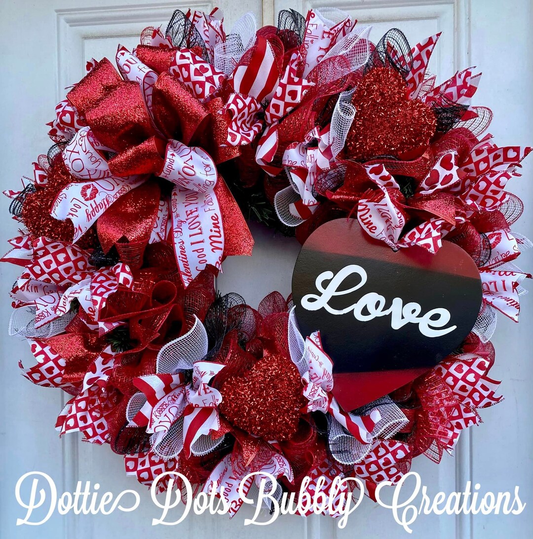 Love Mesh Valentine's Day Wreath, Red, White, and Black - Etsy