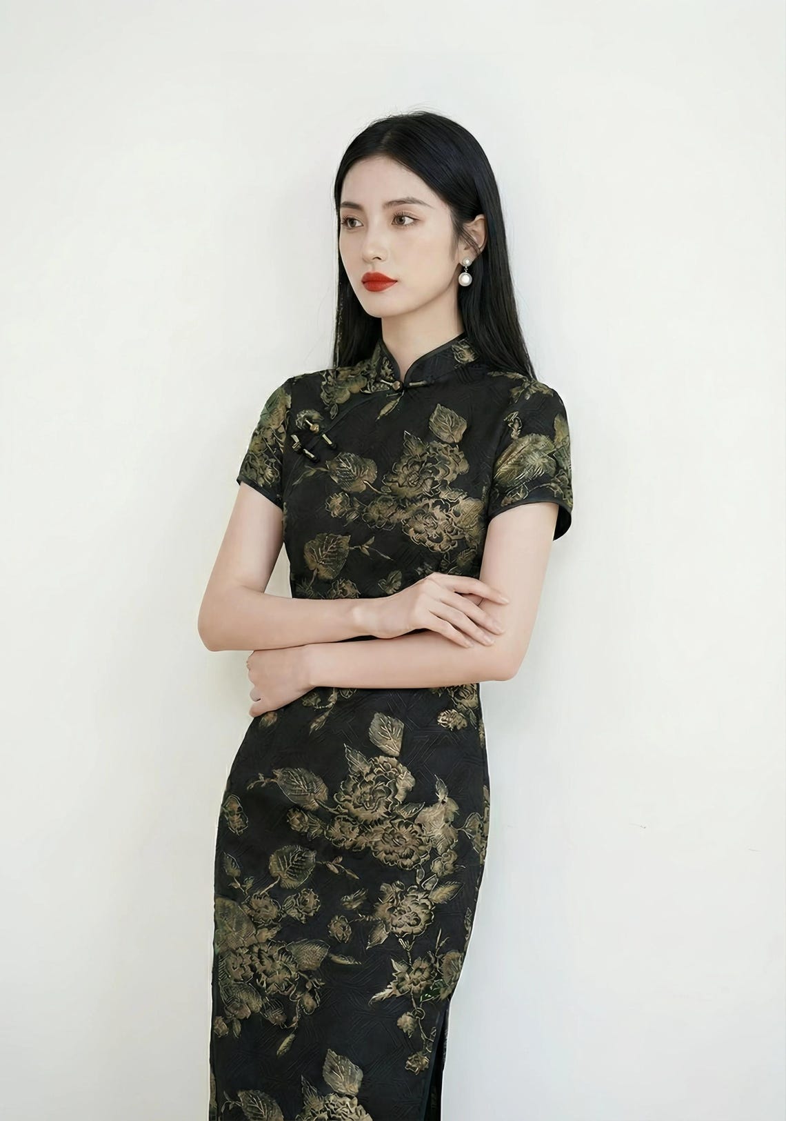 Custom Sizing Qi Pao (cheong Sam) - Black and Gold Cheongsam for Prom ...