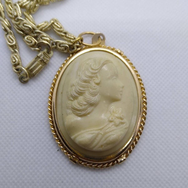 West German Cameo - Etsy