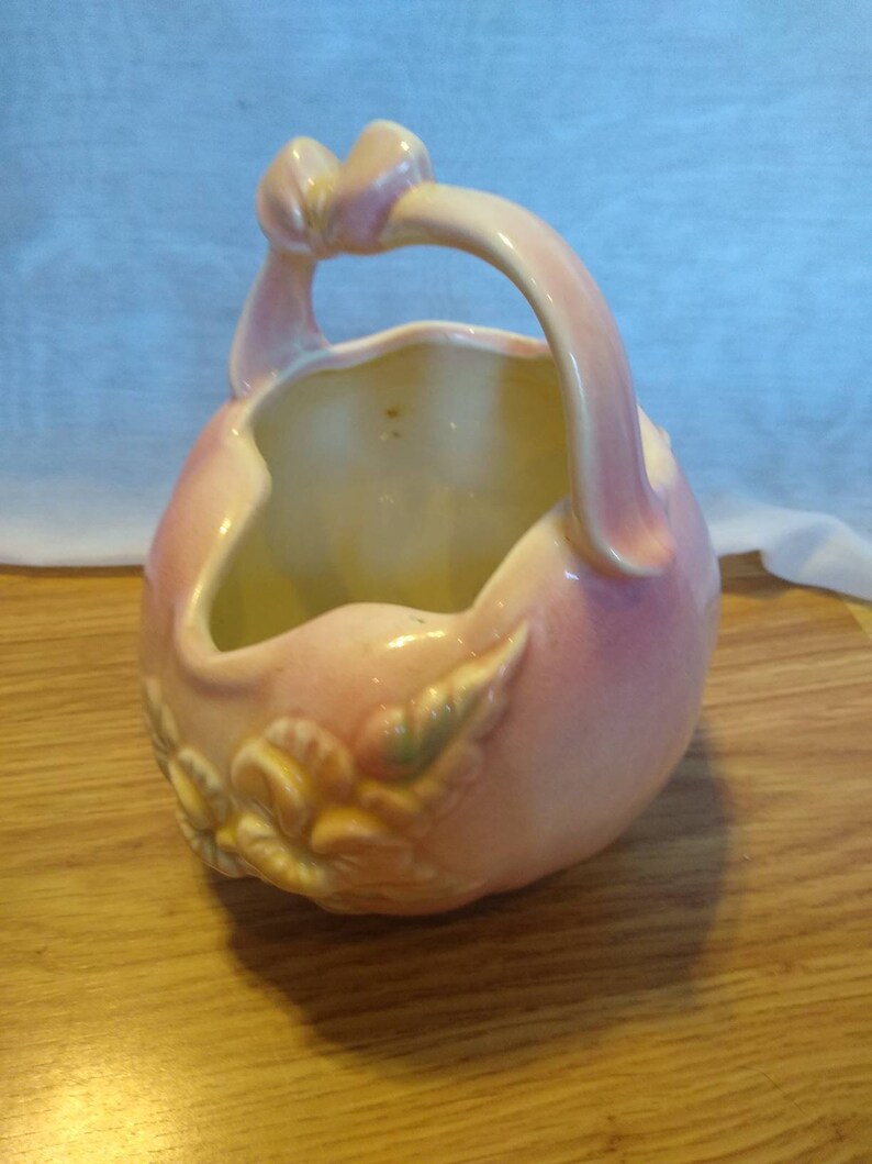 Vintage Hull Art Pottery Pastel Pink Basket 6-1/2 Tall - Etsy Vintage Hull Art Pottery Pastel Pink Basket 6-1/2 Tall - Etsy
