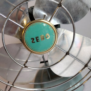 Vintage Zero Metal Desk Fan Small Size Art Deco Industrial Green MCM ...