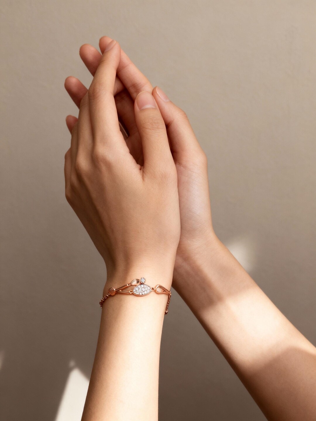 Geometric Oval Bracelet High-end Light Luxury Niche Fashion Exquisite ...