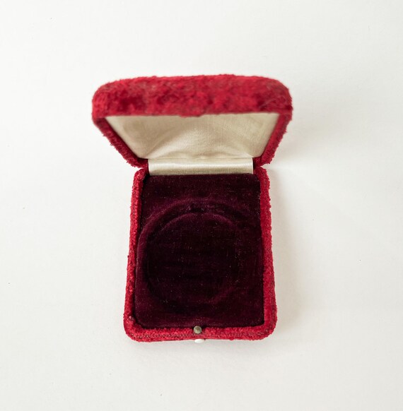 Victorian Red Box Crushed Velvet Pocket Watch Medal R… - Gem