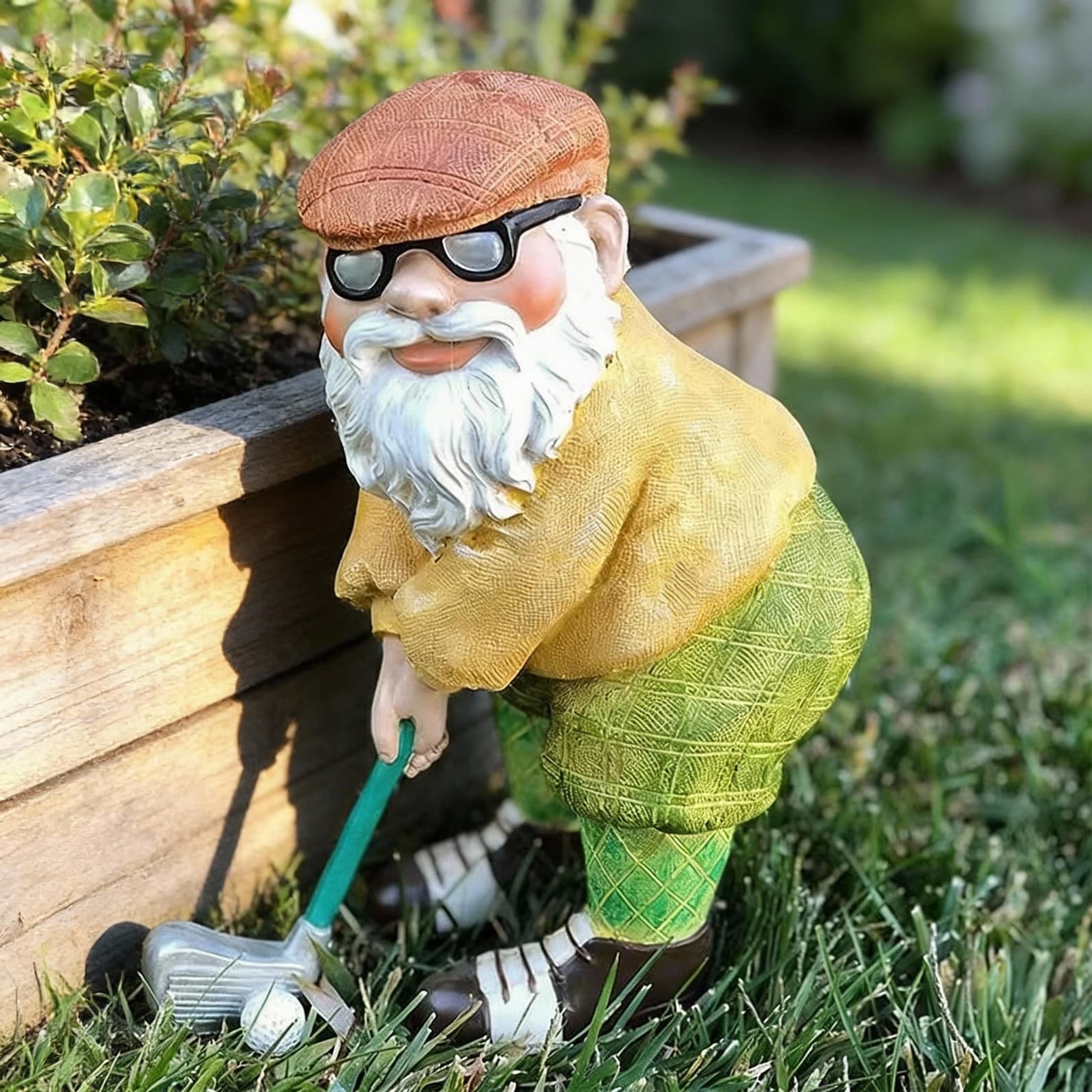 Golfing Gnome Garden Statue – Funny Resin Gnome With Golf Club for Yard ...