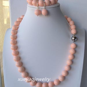Jewelry Set, 14 Mm Coral Color Shell Pearl Necklace Bracelet & Earrings ...