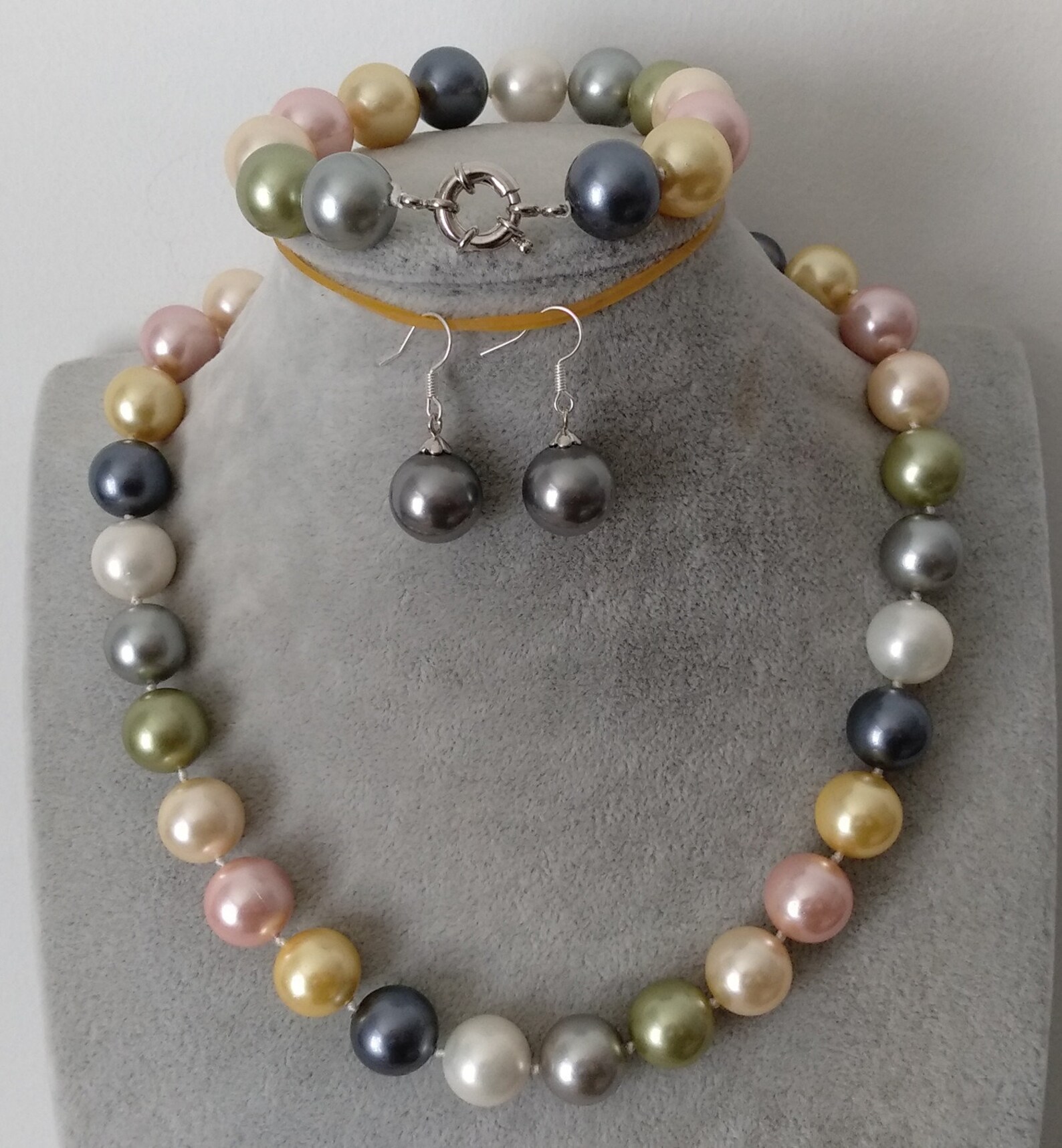 Jewelry Set, 14 Mm Multi-color Shell Pearl Necklace Bracelet & Earrings ...