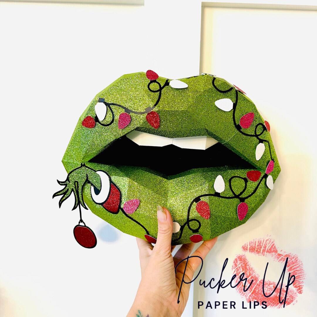 Holiday Green Inspired Paper Lip | Christmas Lover | Paper Lip Art for ...