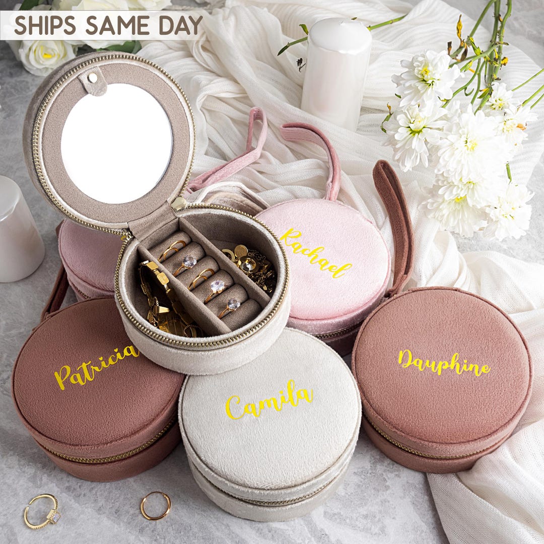 Personalized Round Velvet Travel Jewelry Box, Bridesmaid Gift - Etsy