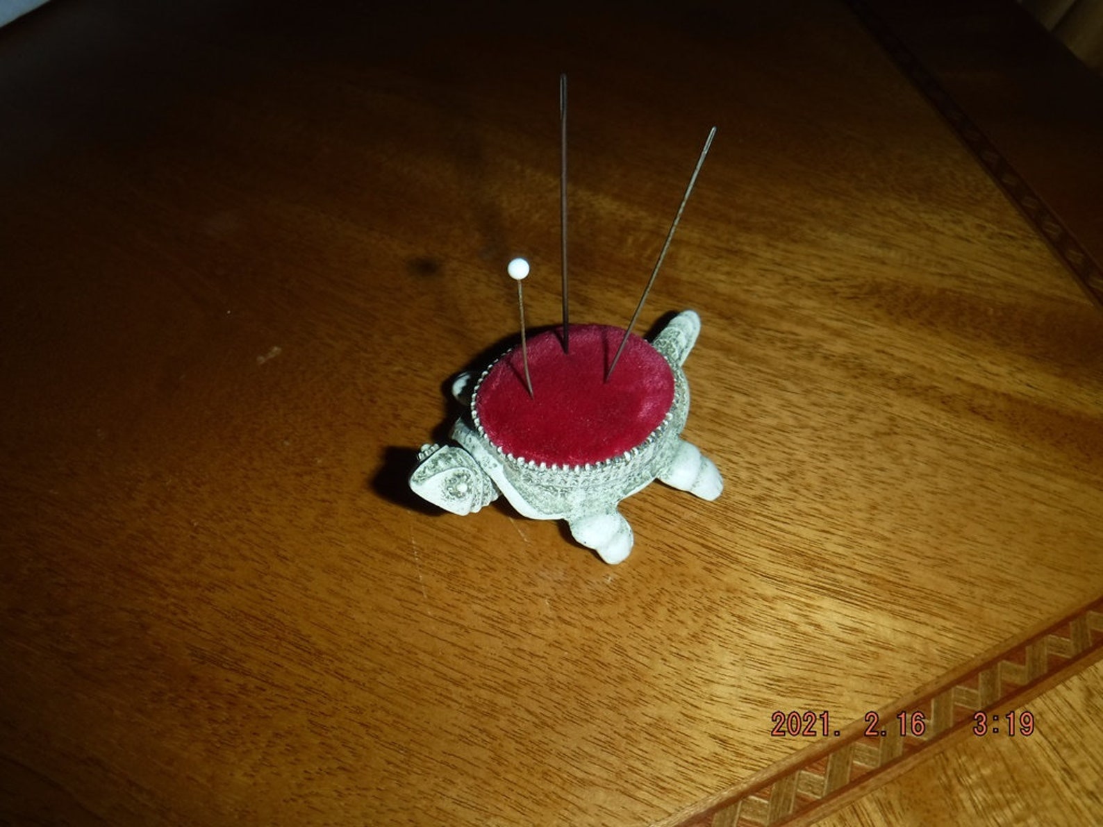 Florenza Turtle Pincushion Nodding Head White With Red Velvet Cushion ...