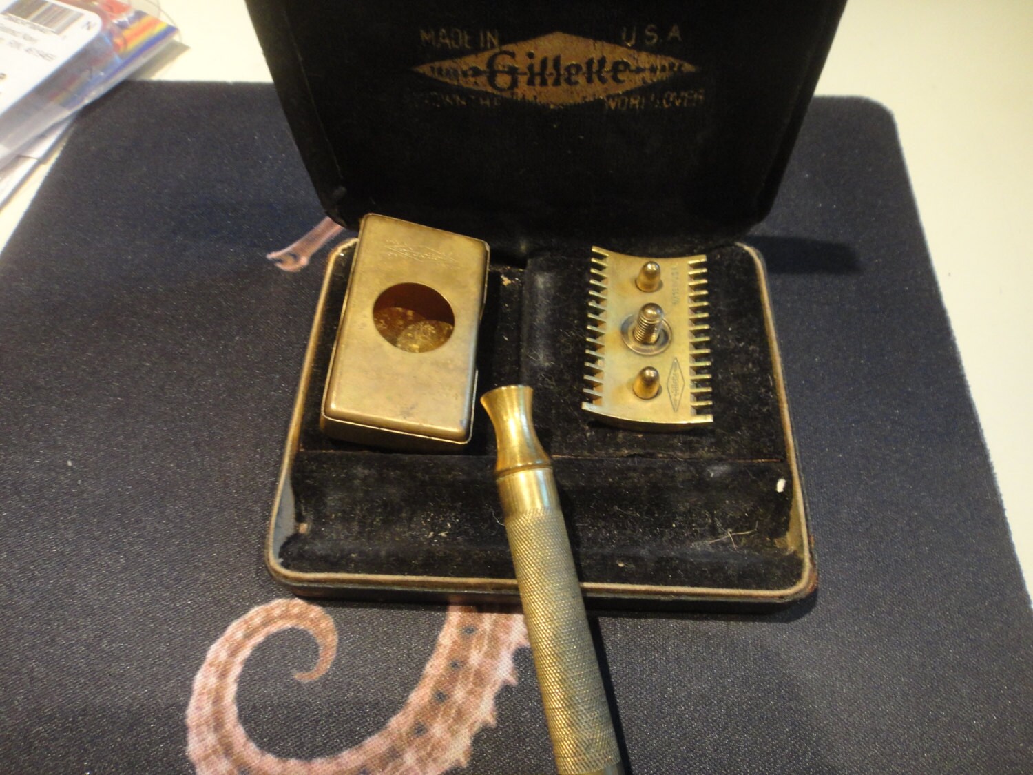 1921-1928 Gillette Old Type Set Razor Stem Top and Case for Blades ...