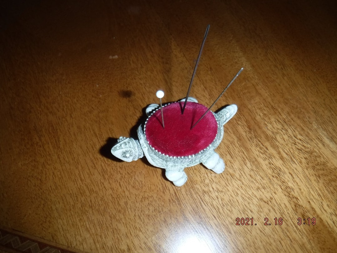 Florenza Turtle Pincushion Nodding Head White With Red Velvet Cushion ...