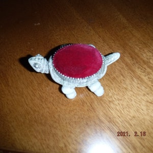 Florenza Turtle Pincushion Nodding Head White With Red Velvet Cushion ...