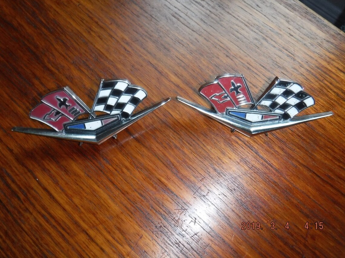 Corvetter emblems 1963-1966 Corvette Front Fender Emblem GM | Etsy