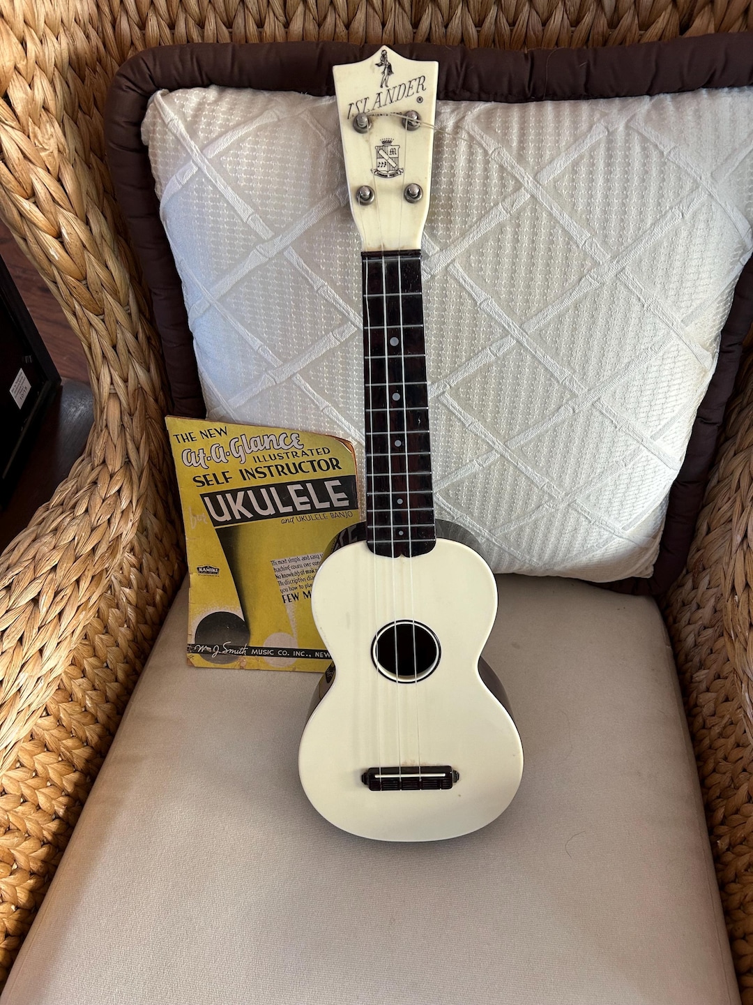 Ukulele Maccaferri Islander Soprano(1950),new York, NY, Natural Finish ...