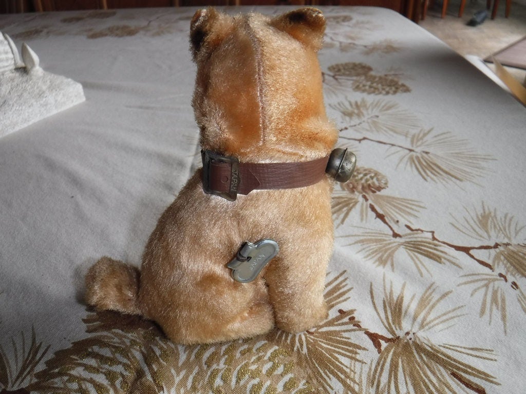 Dog Wind up Mar Linemar Mechanical Wind up Dog Tail Wags and Head Moves ...