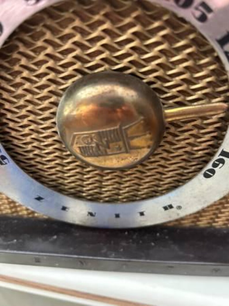 Zenith G-615 Bakelite Tube Radio 1950's - Etsy