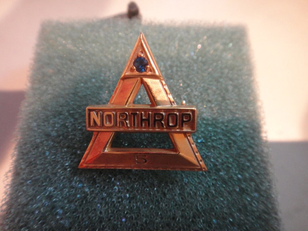 Northrop Aircraft 5 Year Service Pin - 10K GDF Gold - PB With Blue ...