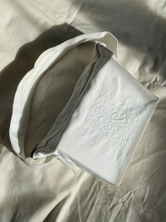 Vintage Embroidered White Fabric Box Delicate Wedding… - Gem
