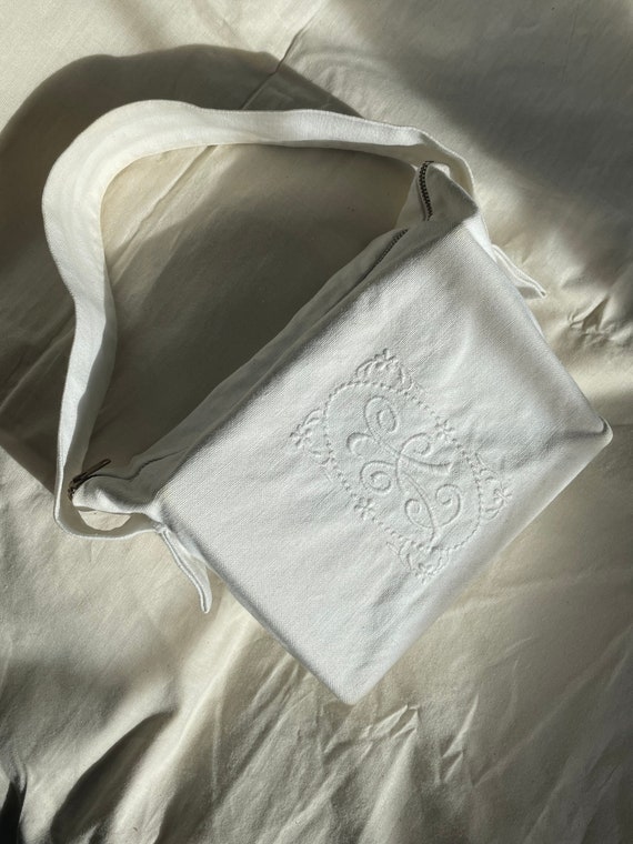 Vintage Embroidered White Fabric Box Delicate Wedding… - Gem