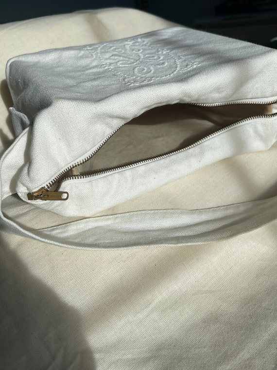 Vintage Embroidered White Fabric Box Delicate Wedding… - Gem