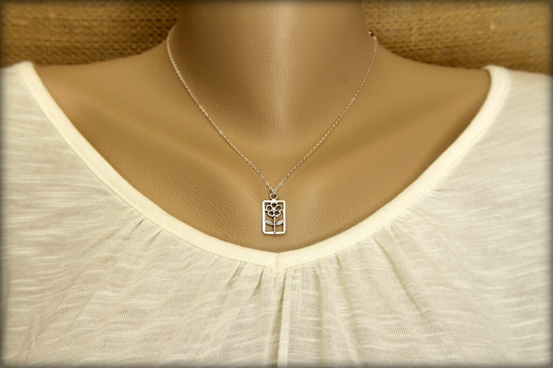 Simple Flower Necklace in Sterling Silver - Etsy