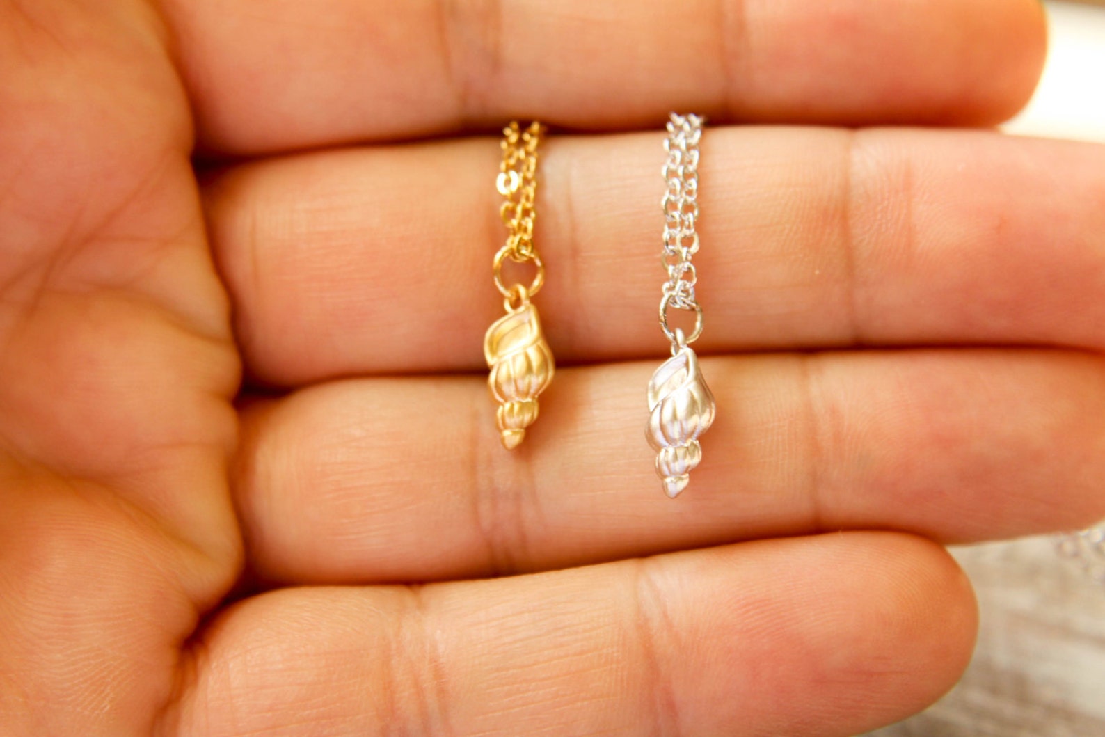Tiny Conch Shell Necklace Available in Silver or Gold - Etsy