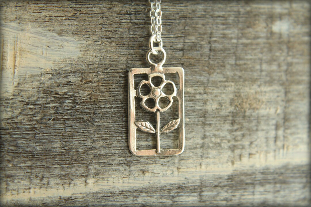 Simple Flower Necklace in Sterling Silver - Etsy