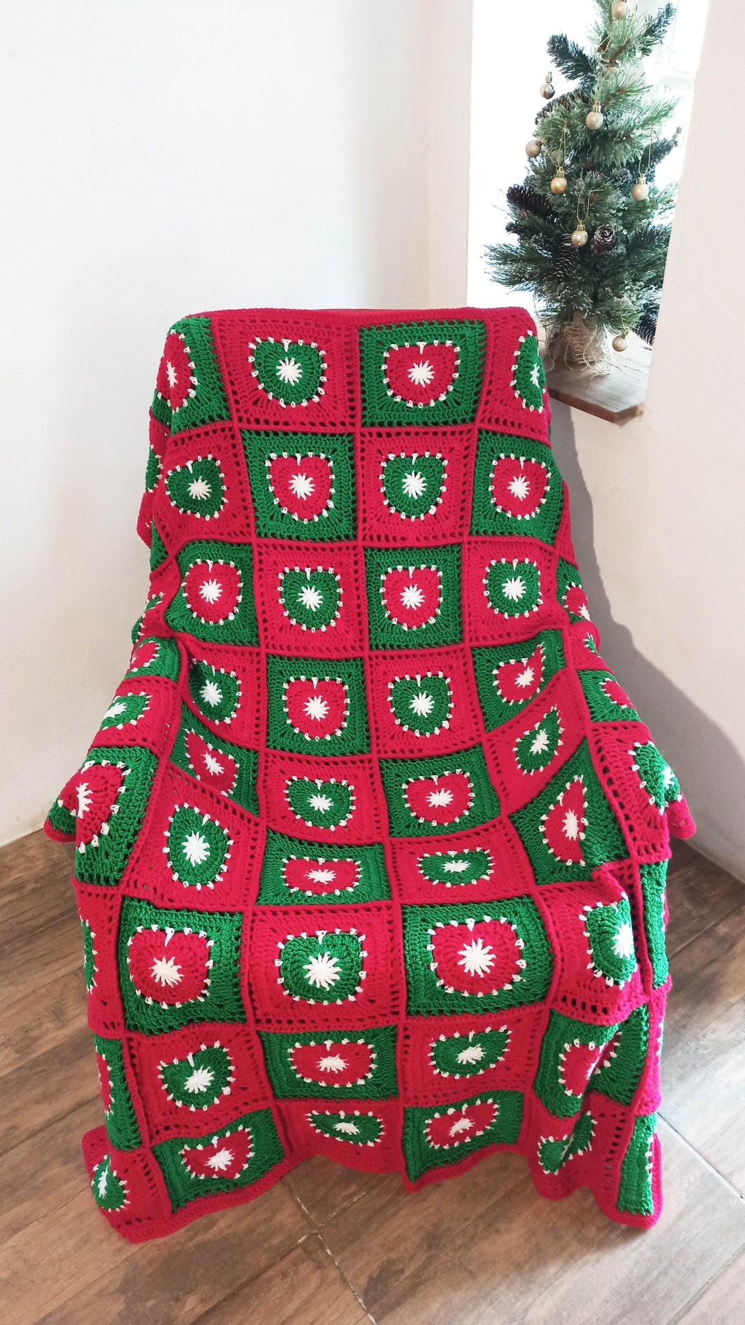 Handmade Crochet Christmas Blanket - Festive Granny Square Afghan Throw ...