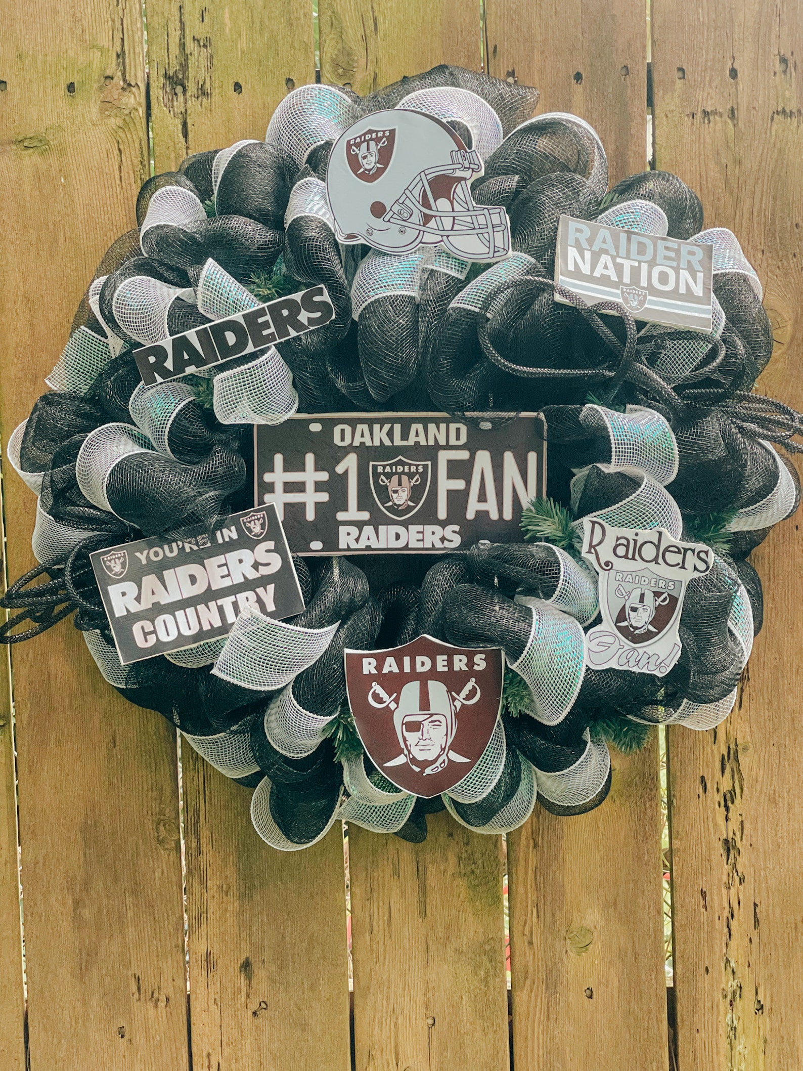 Oakland Raiders Deco Mesh Wreath - Etsy
