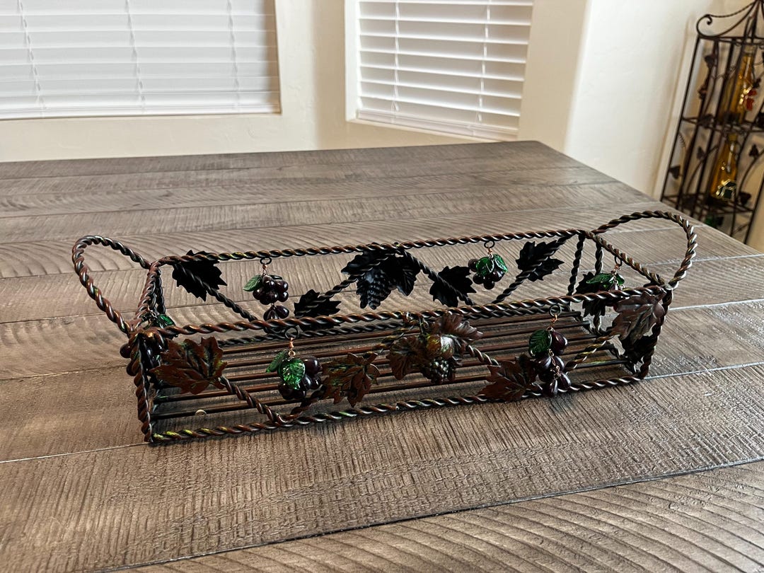 Vintage-style Wrought Iron Grapevine Basket – Decorative Table ...