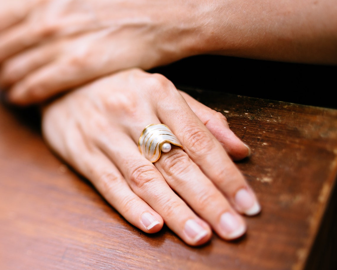 Mistletoe - Pearl Ring - Classic - Elegant - Adjustable Ring - Gold and ...