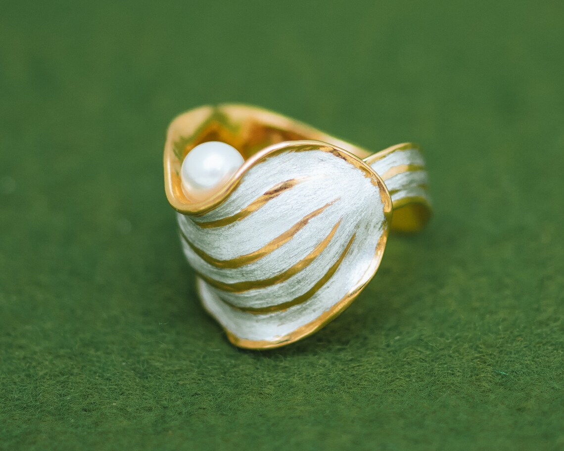 Mistletoe - Pearl Ring - Classic - Elegant - Adjustable Ring - Gold and ...