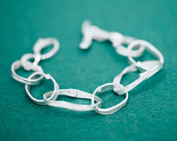 Paper Chain Bracelet Linear Design Gift for Her | Etsy