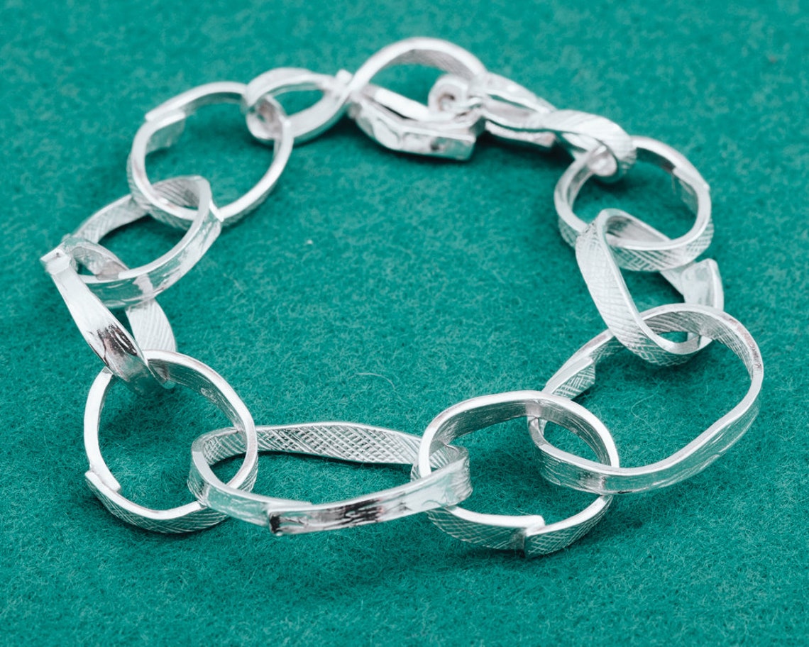 Paper Chain Bracelet Linear Design Gift for Her | Etsy