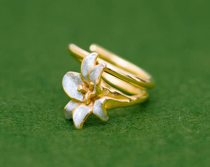 Lily Ring - Adjustable Ring - Flower - Classic Design - Gold and Silver ...