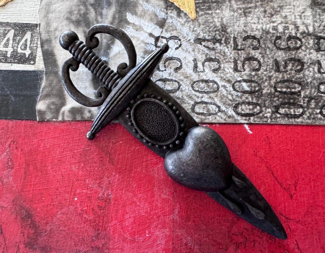Bleeding Heart Dagger With Bezel, Pewter Casting Pendant in Black Satin ...