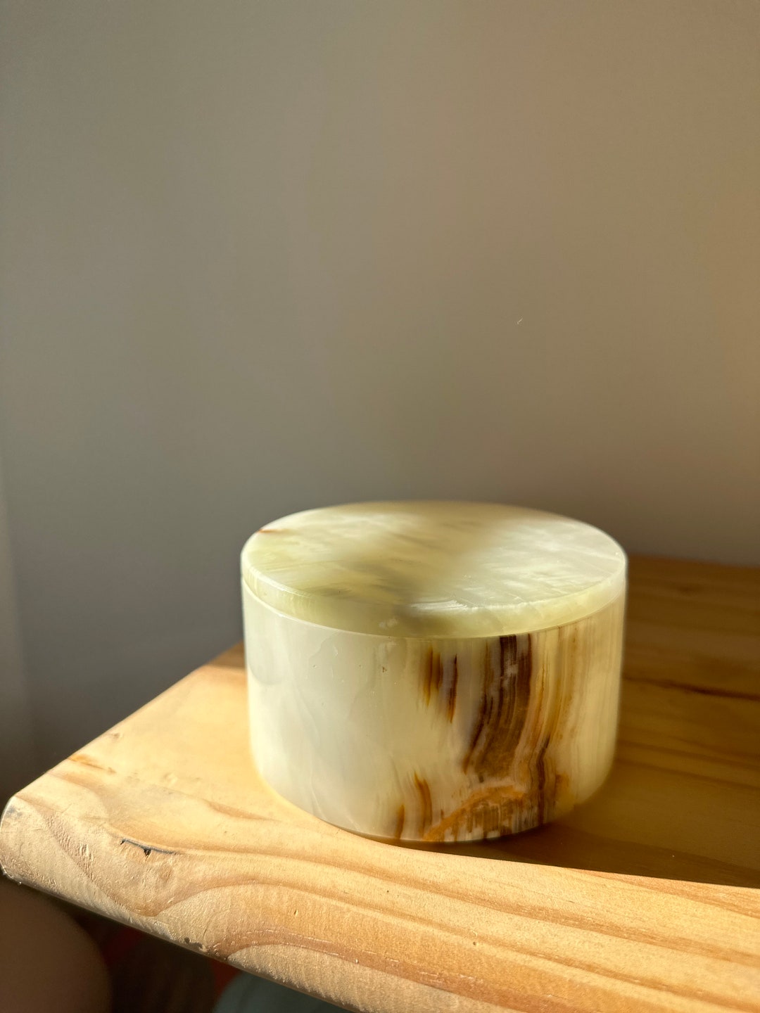 Round Onyx Keepsake Box - Etsy