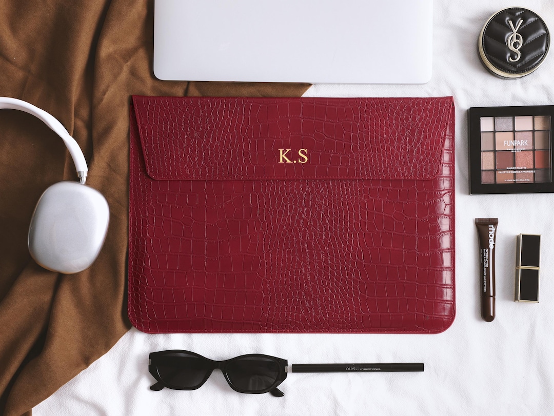 Crimson Crocodile Texture Gold Name Personalization Leather Laptop ...