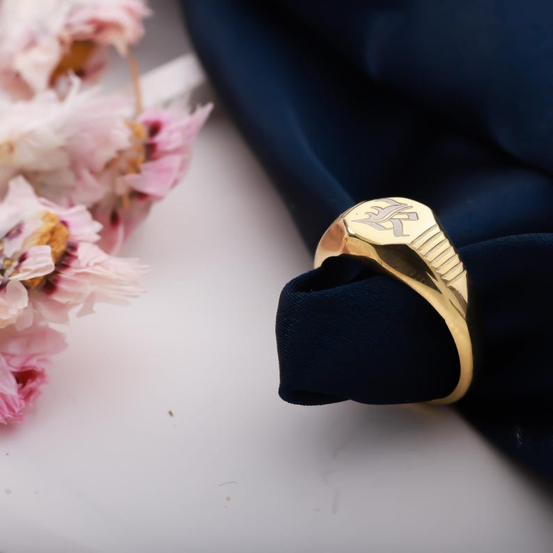 Personalized Signet Ring, Family Crest Ring, Custom Initial Signet Ring ...