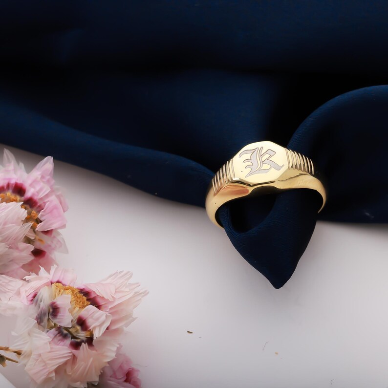 Personalized Signet Ring, Family Crest Ring, Custom Initial Signet Ring ...