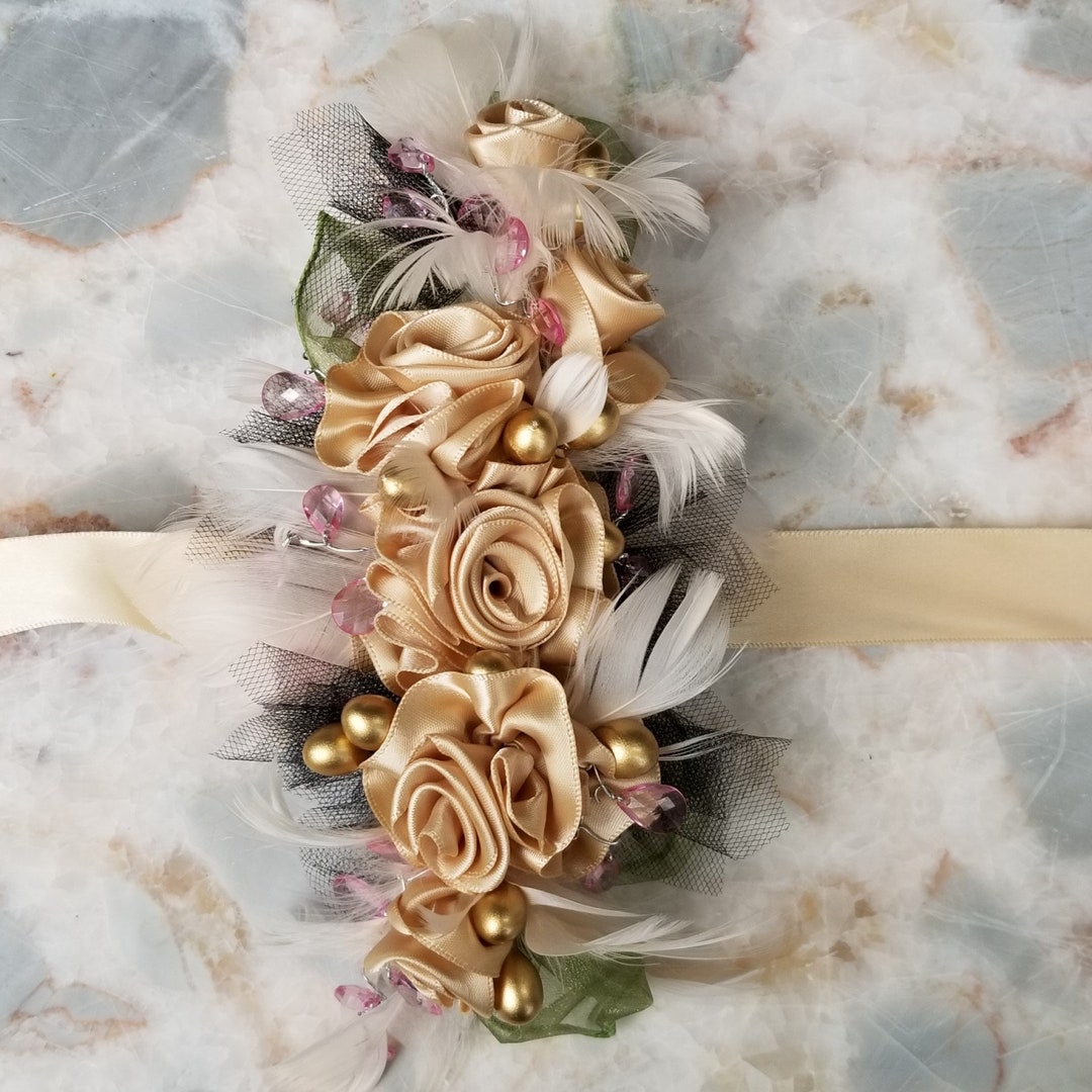 Custom Made to Order Prom Girl Exquisite Roses Feathers Wrist Corsage ...