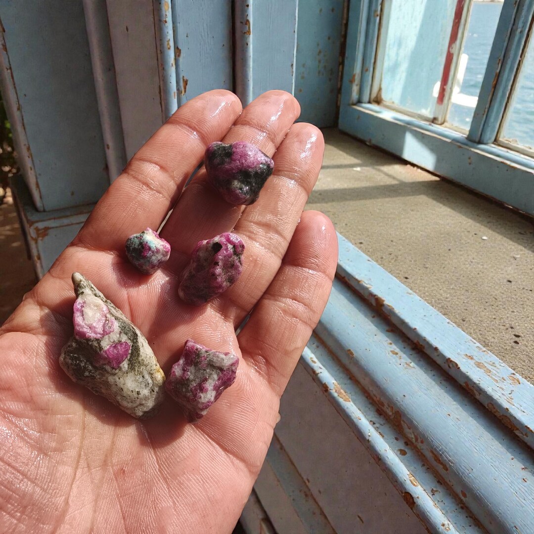 Natural Greenland Tugtupite Rough - 205 Carats 5 Pcs - Rare Fluorescent ...