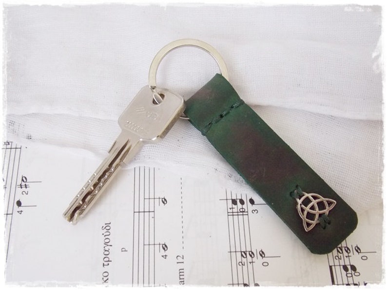 Triquetra Keychain Trinity Knot Keychain Friendship - Etsy