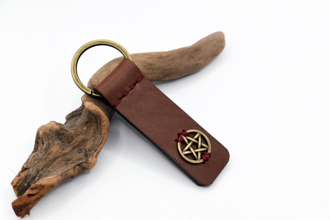 PERSONALIZED Pentagram Keyring, Pentacle Keychain, Devil's Trap ...